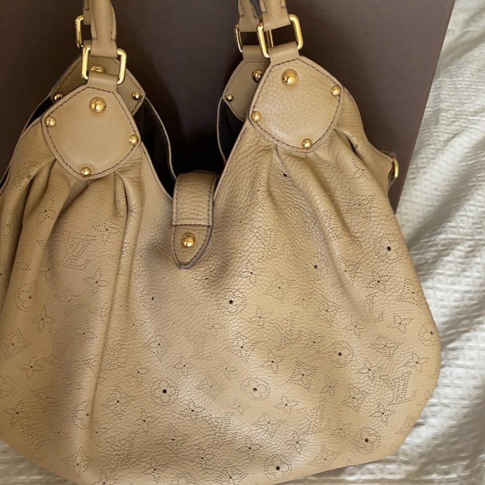 Louis Vuitton Mahina Poudre Perforated Monogram - Gem
